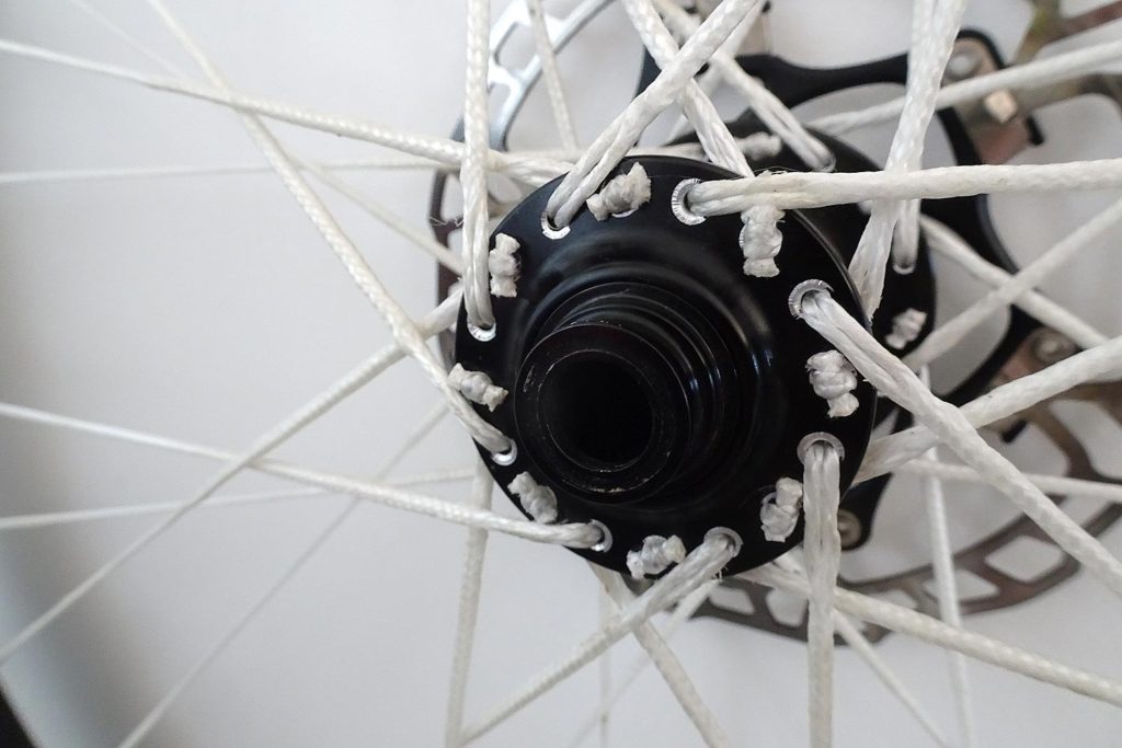 Des rayons en polyéthylène pour rouler textile - Bike Café