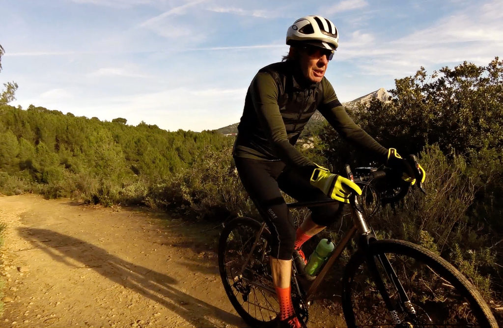 Le gravel nous fait découvrir les chemins oubliés - Bike Café