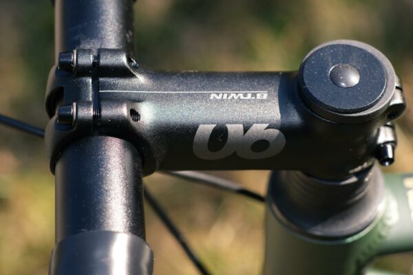 Triban GRVL 120, le prix qui rend le gravel accessible - Bike Café