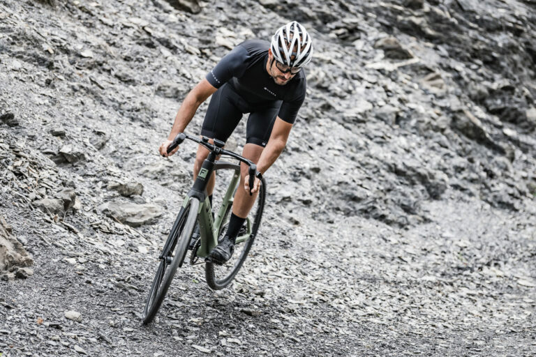 Moser, le vélo de gravel musculaire et électrique 2 en 1 - Bike Café