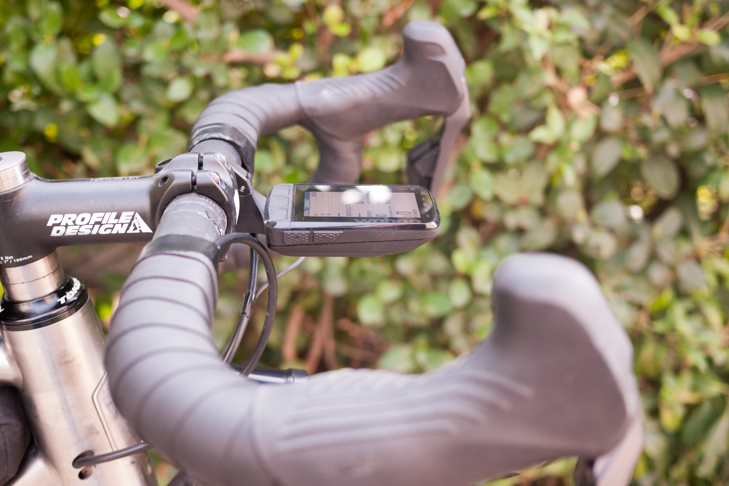 Nouveau GPS Wahoo ELEMNT Roam : le test terrain de Dan - Bike Café