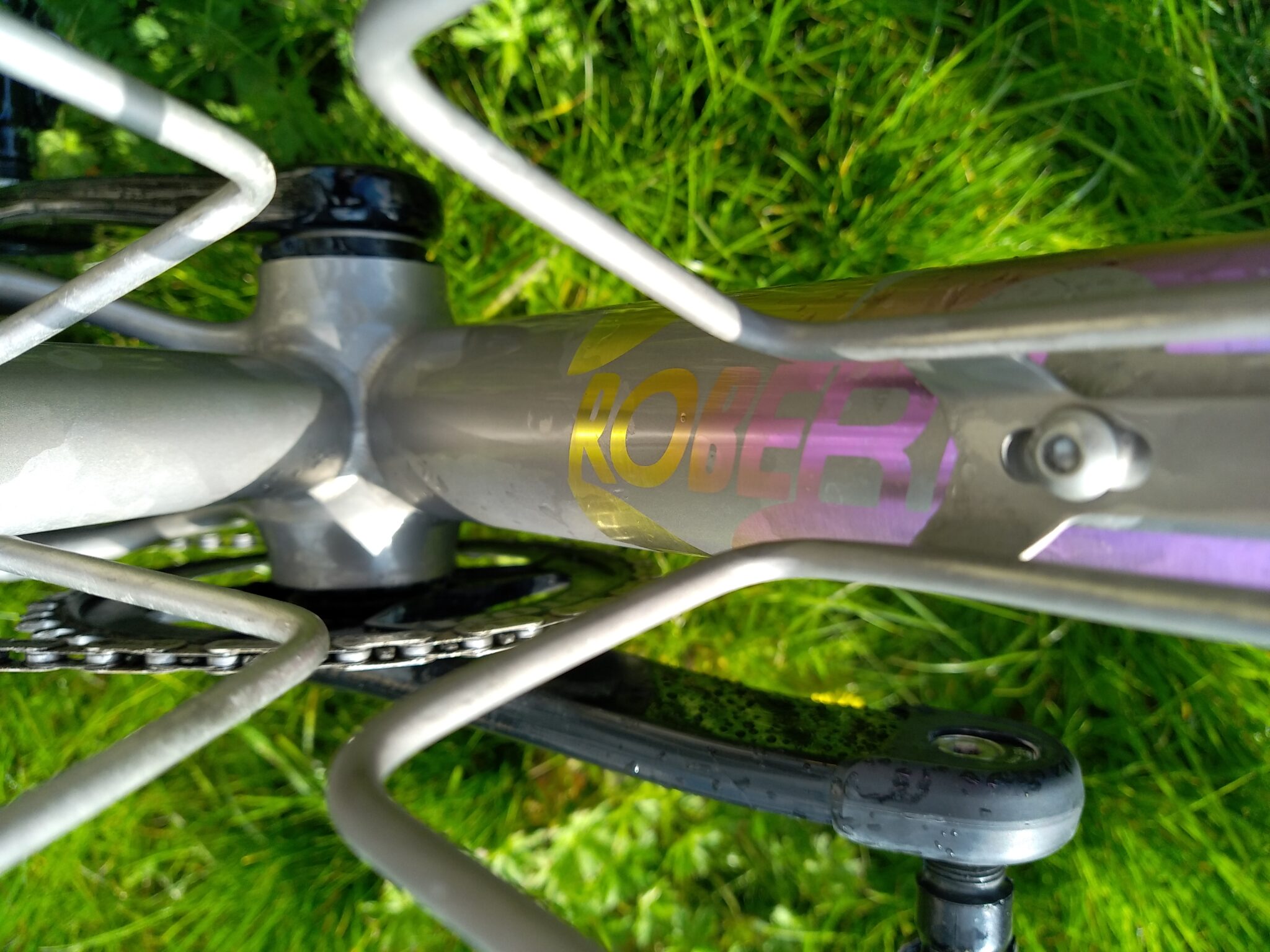 Robert Frameworks RG1 : le Gravel titane hydroformé - Bike Café