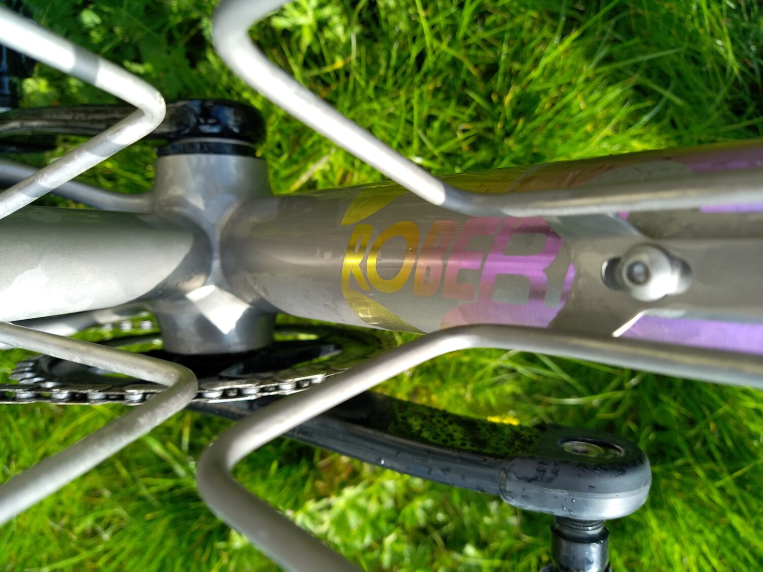 Robert Frameworks RG1 : le Gravel titane hydroformé - Bike Café