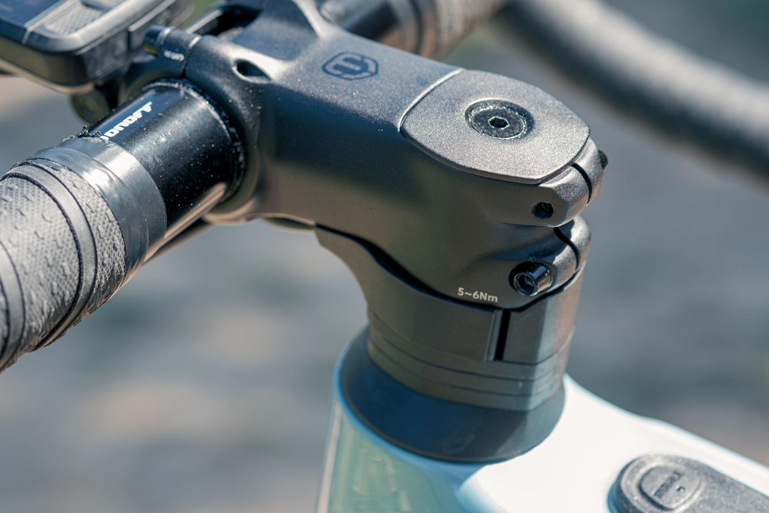 Le Mondraker Dusty à la conquête des pistes provençales - Bike Café