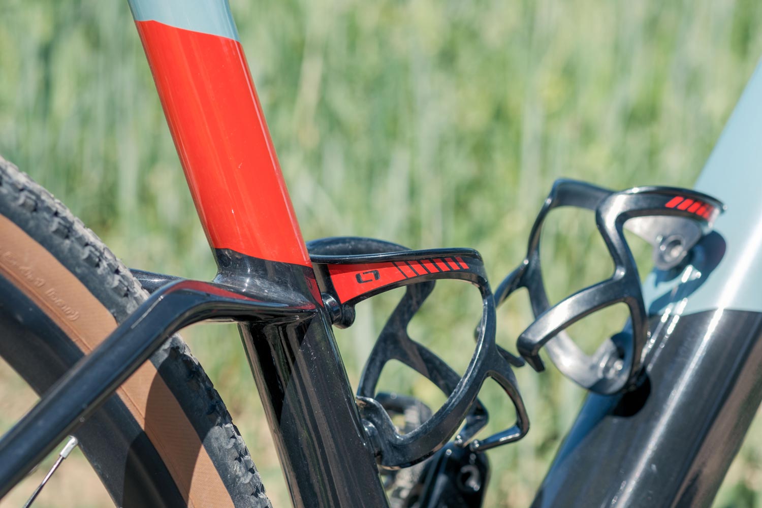 Le Mondraker Dusty à la conquête des pistes provençales - Bike Café