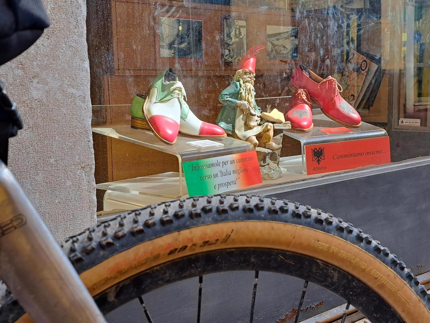 BAM : l'explosion joyeuse du voyage à vélo. - Bike Café