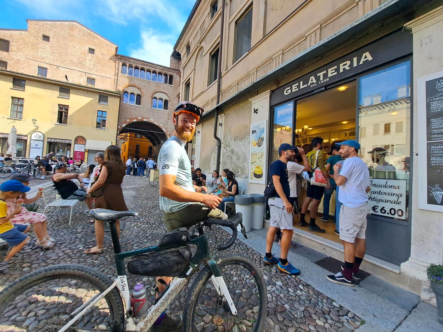 BAM : l'explosion joyeuse du voyage à vélo. - Bike Café