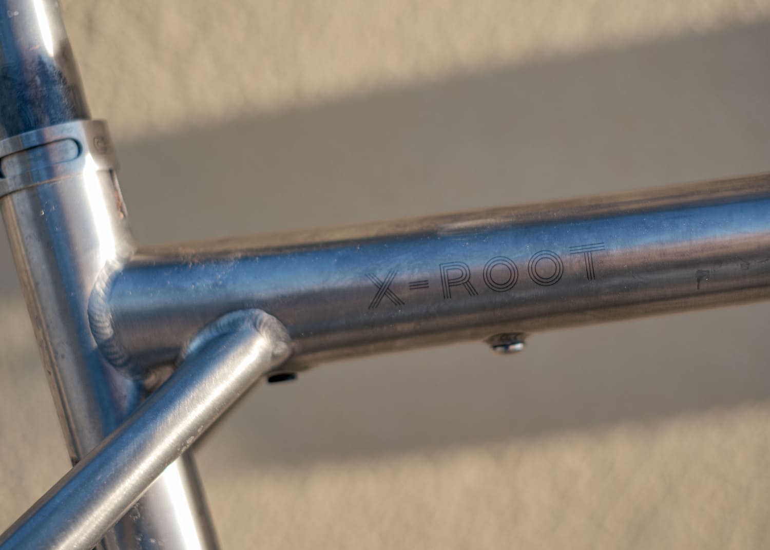 Chiru X-Root : un titane All-Road polyvalent et performant - Bike Café