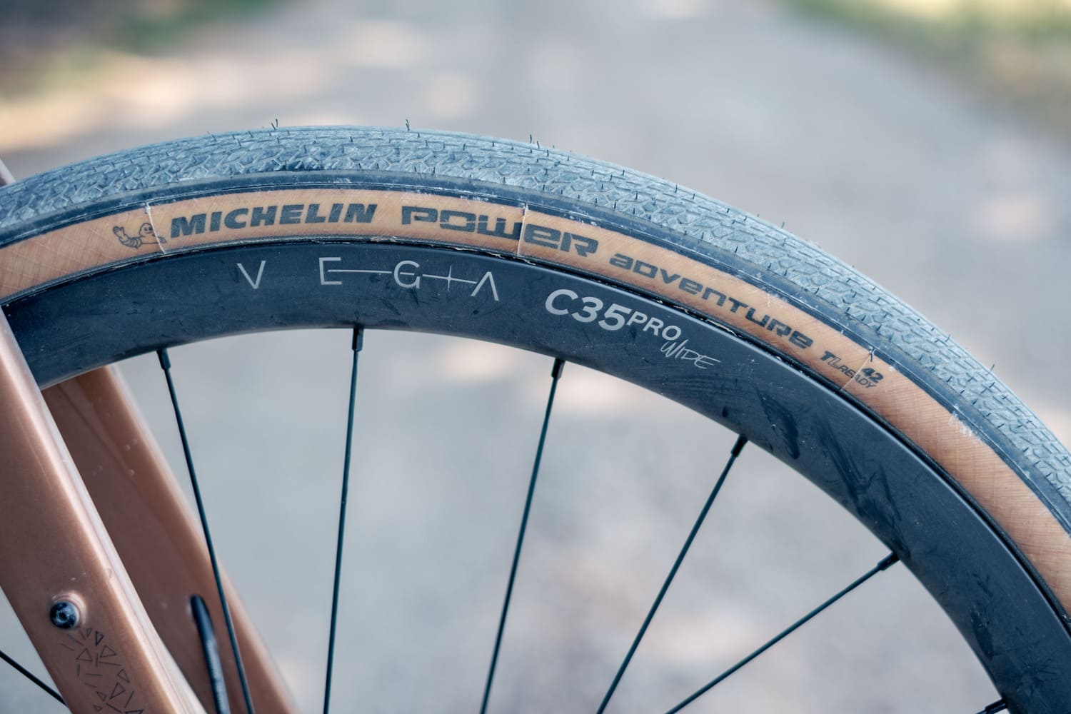 Près de 1.000 km et 10 000 m de D+ avec les roues gravel Prymahl C35 ...