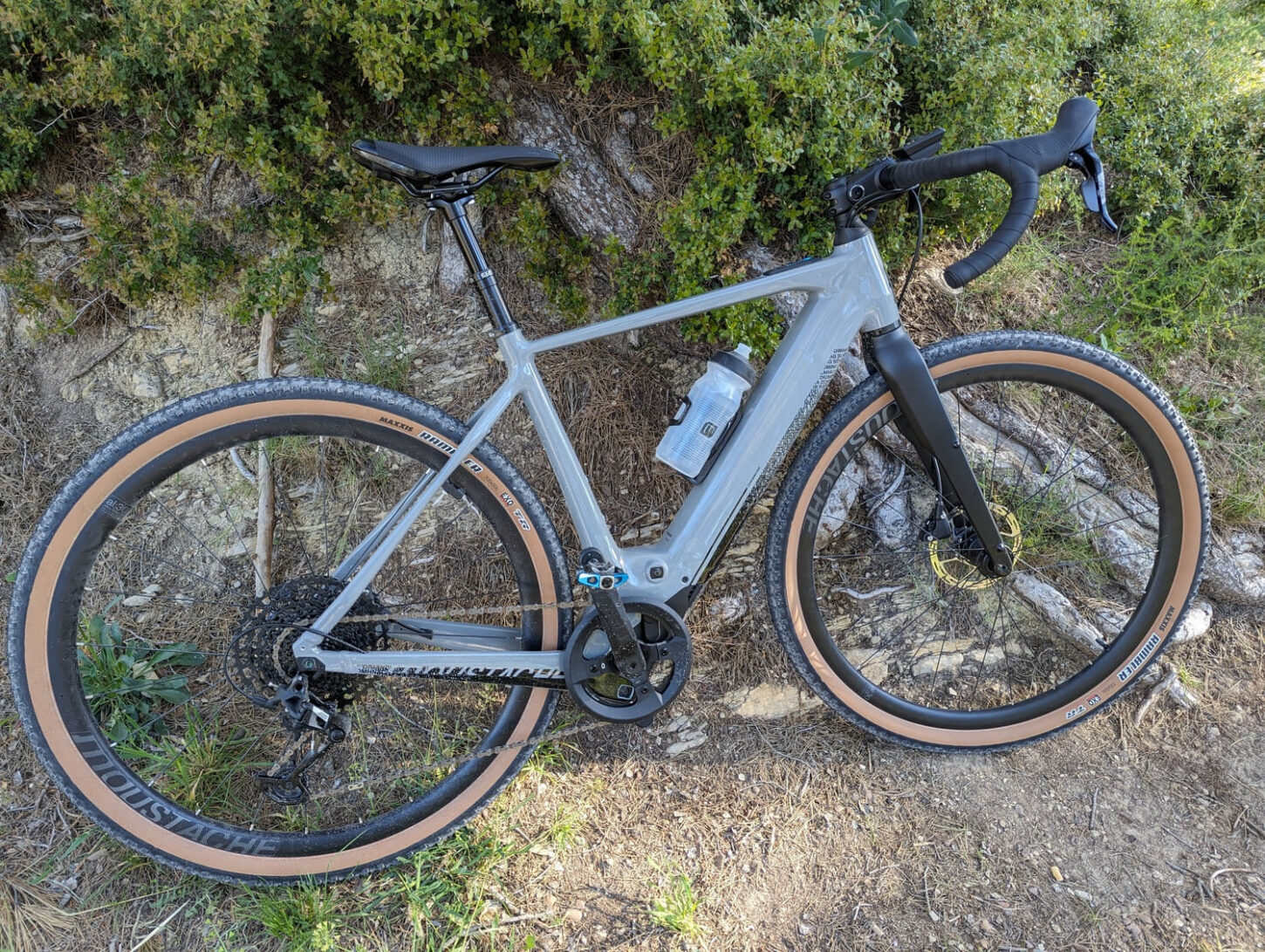 Moustache dévoile le Dimanche 28 Road et Dimanche 29 Gravel pour ...